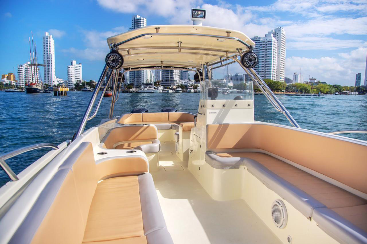42-45 Ft Boat - Botegena Boat Rentals