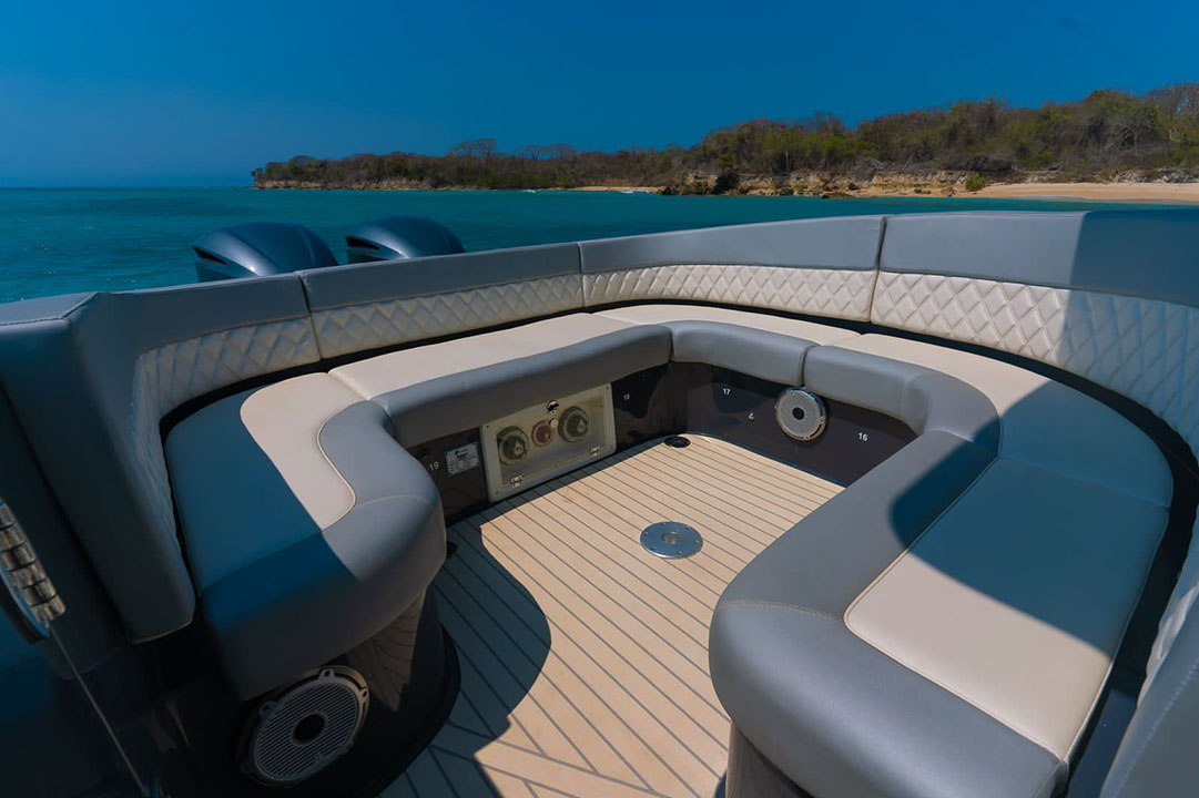 42-45 Ft Boat - Botegena Boat Rentals